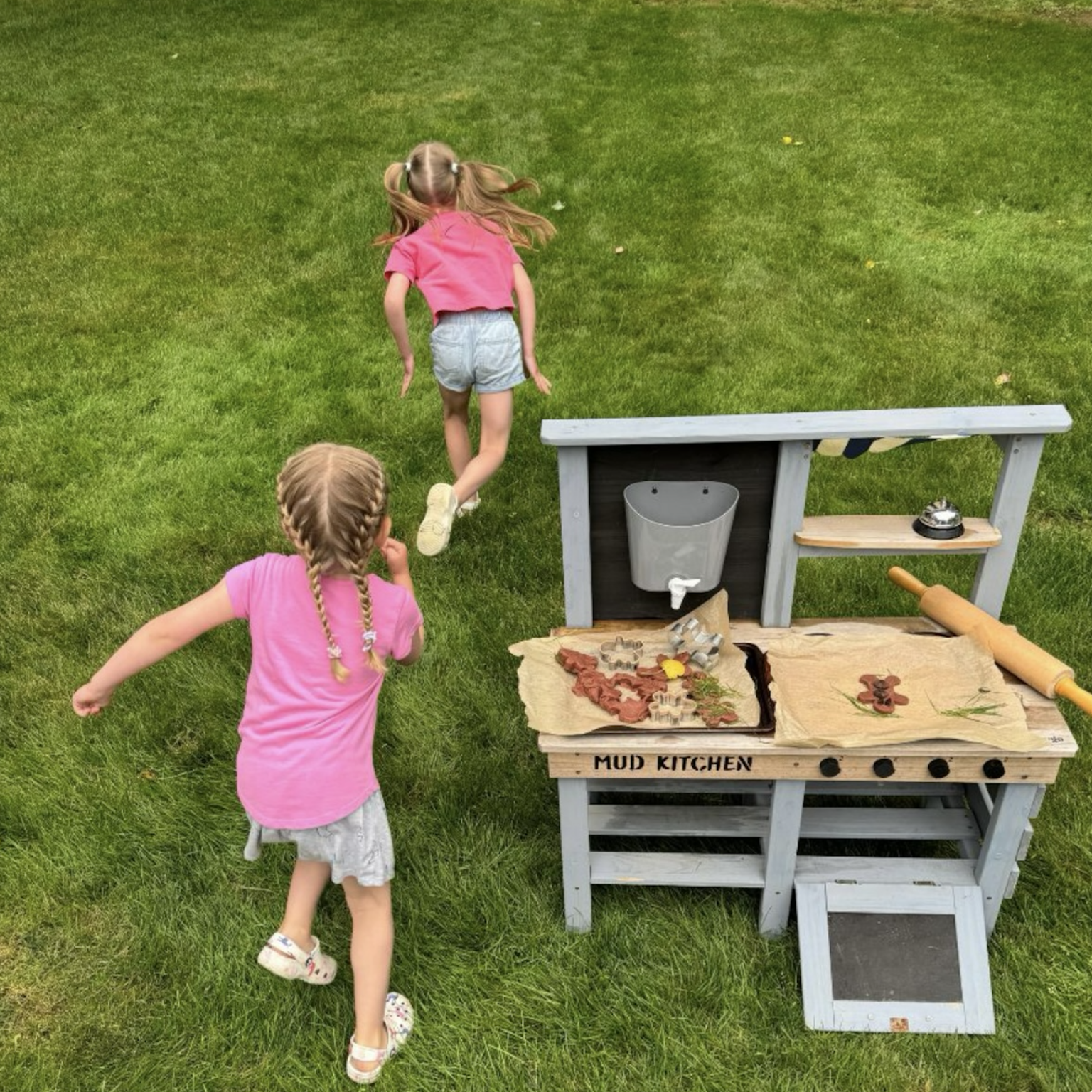 Gingerbread Man Chasing Game